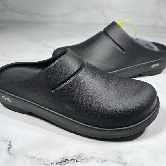 OOFOS | Shoes | Oofos Oocloog Black Recovery Slip On Loafer Clog Mules ...